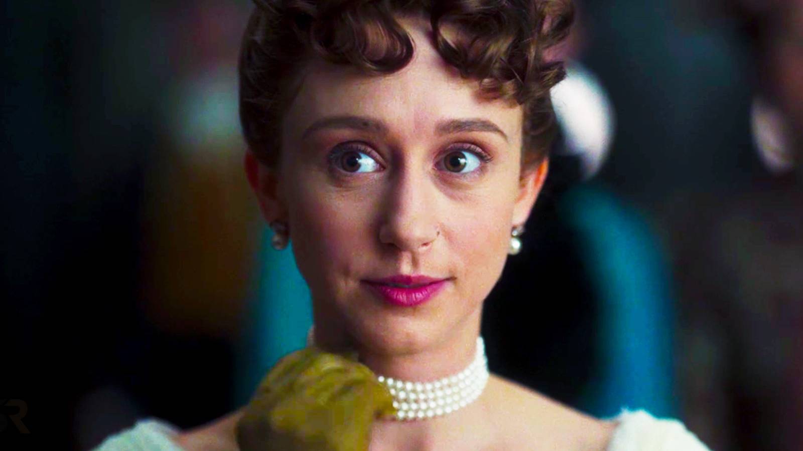 What Gladys’ Necklace Breaking Means In The Gilded Age Season 3 Episode 3