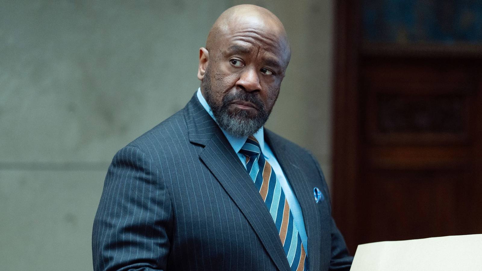 Why Netflix's Hostage Holds An 85% RT Score But Is Dividing Audiences