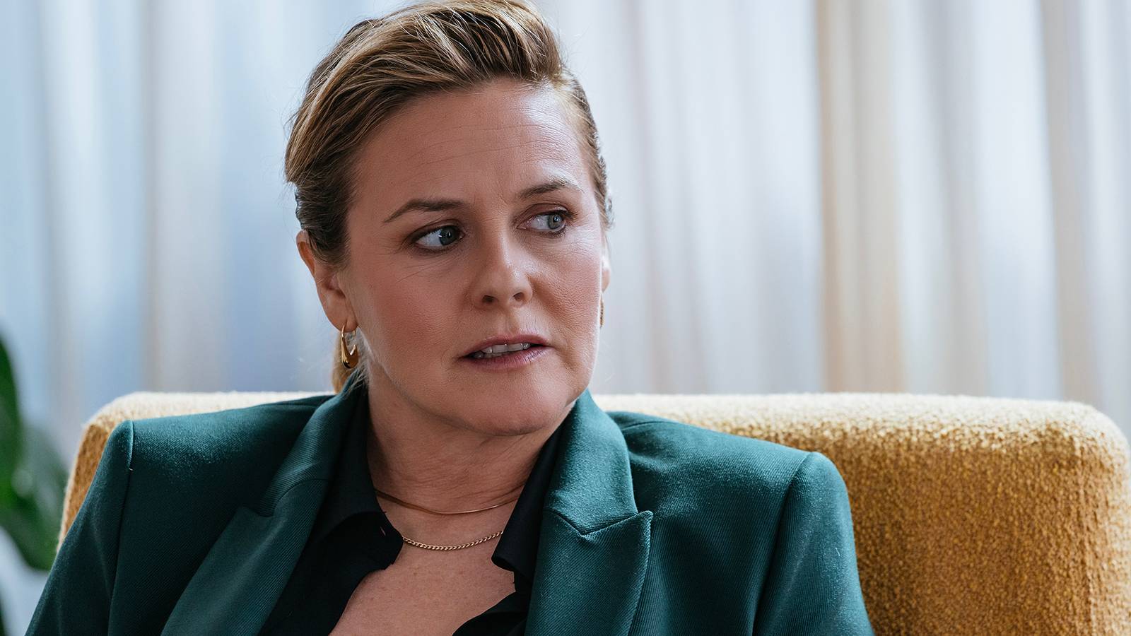 Irish Blood Season 2 Confirmed: Alicia Silverstone Returns After ...