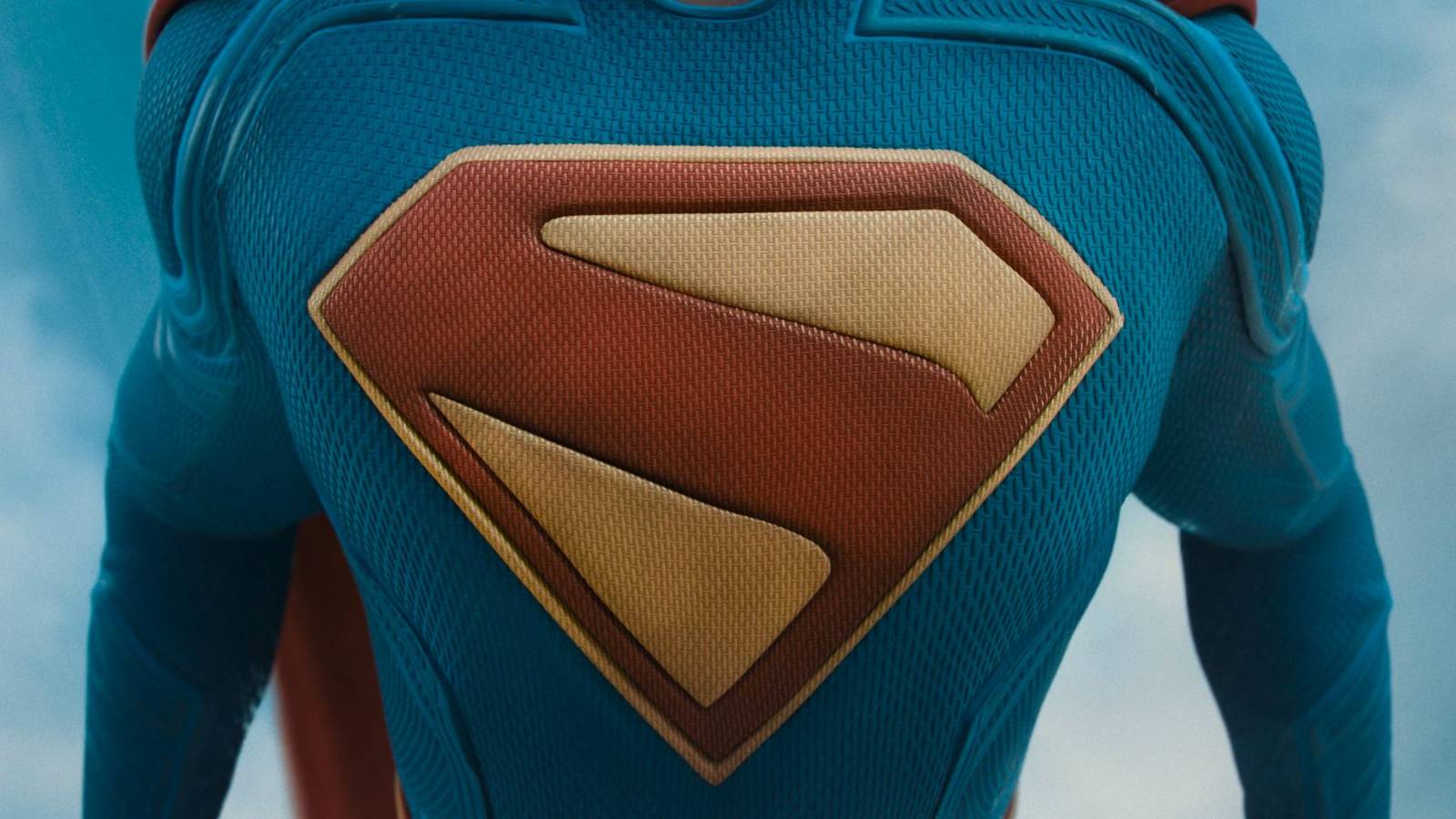 Superman's Bright Costume Is The Perfect Approach for The DCU Revival