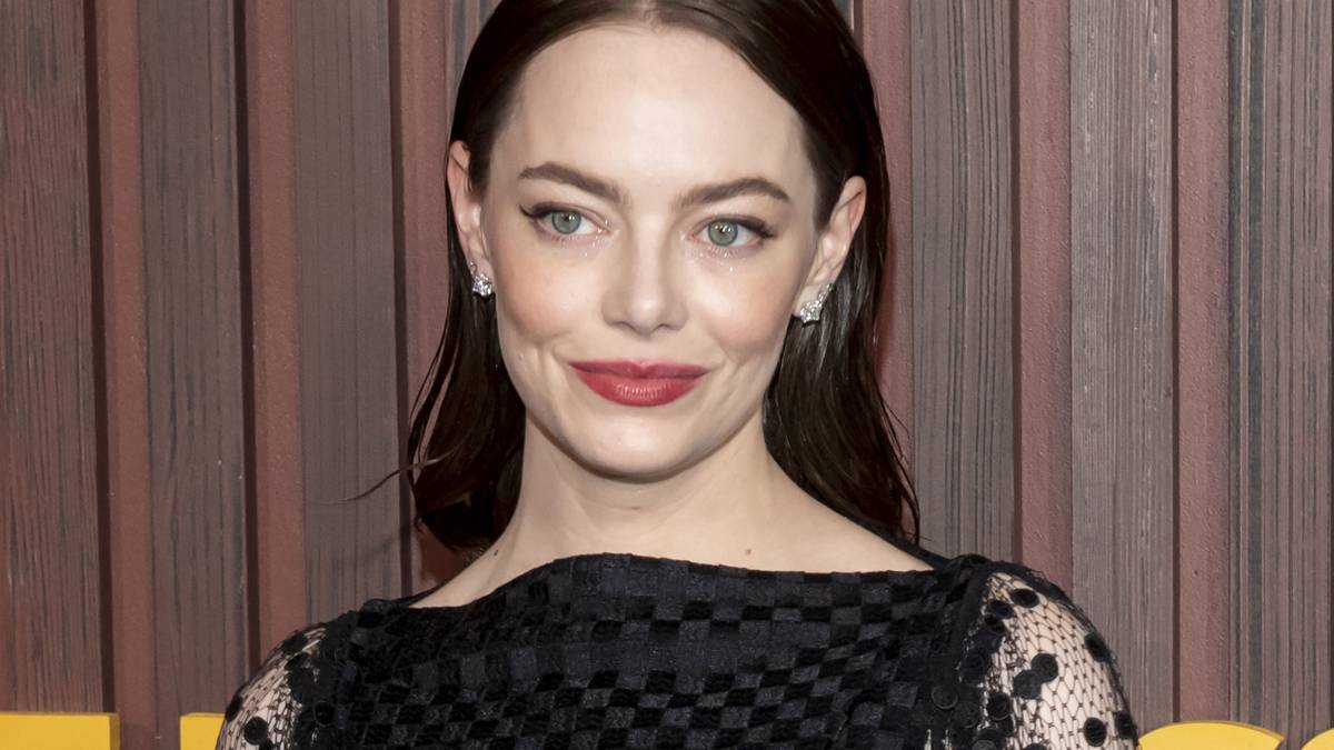 Emma Stone & Emma Watson: The Confusion Continues | Bugonia Star Talks ...