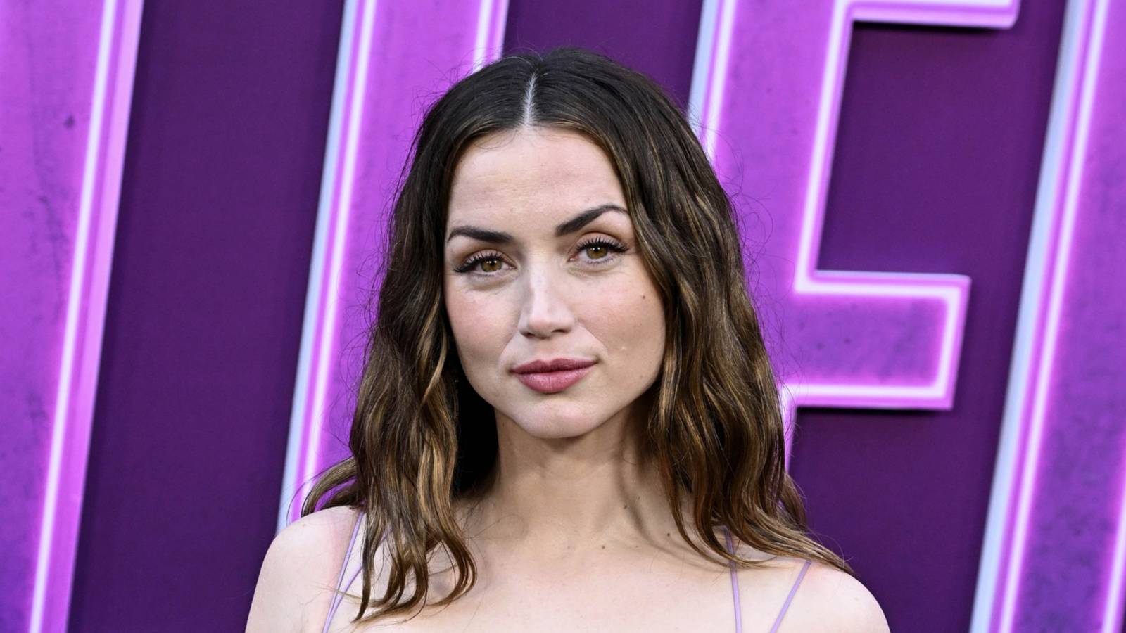 Eden Trailer: Ana de Armas & Sydney Sweeney in Ron Howard's Survival ...