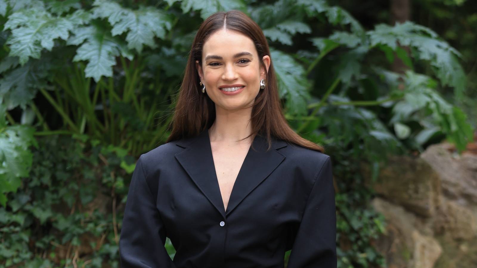 Lily James Stars Ss Bumble Founder In Hulu Biopic Swiped | Trailer Released