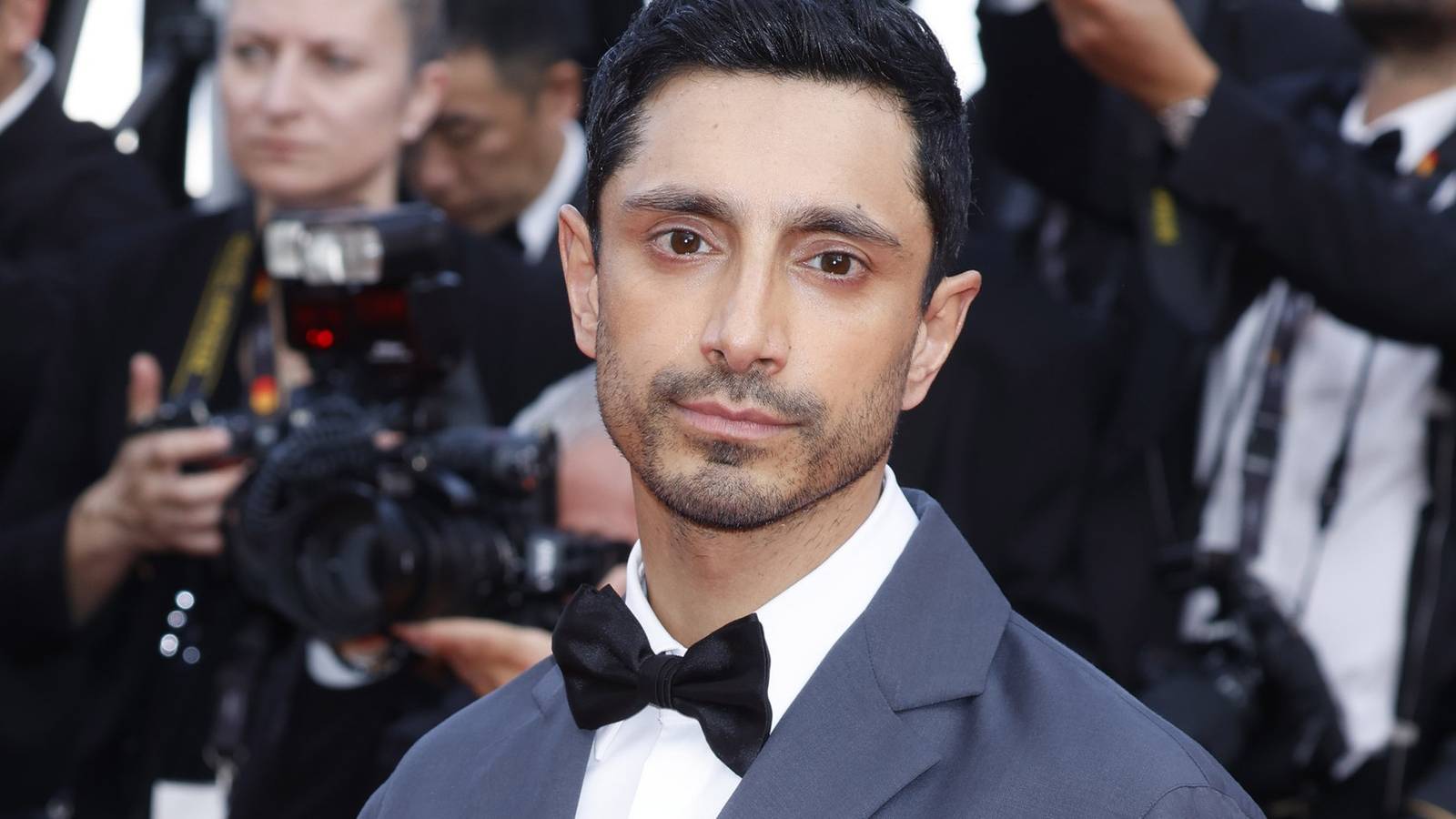 Relay: Riz Ahmed & Lily James' Mystery Thriller Gets Rotten Tomatoes Score
