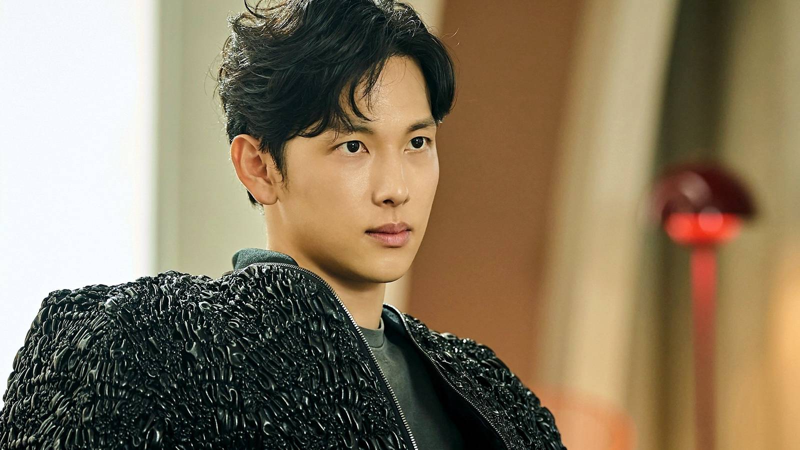 Mantis: Squid Game Stars Im Si-wan & Park Gyuyoung In New Netflix ...