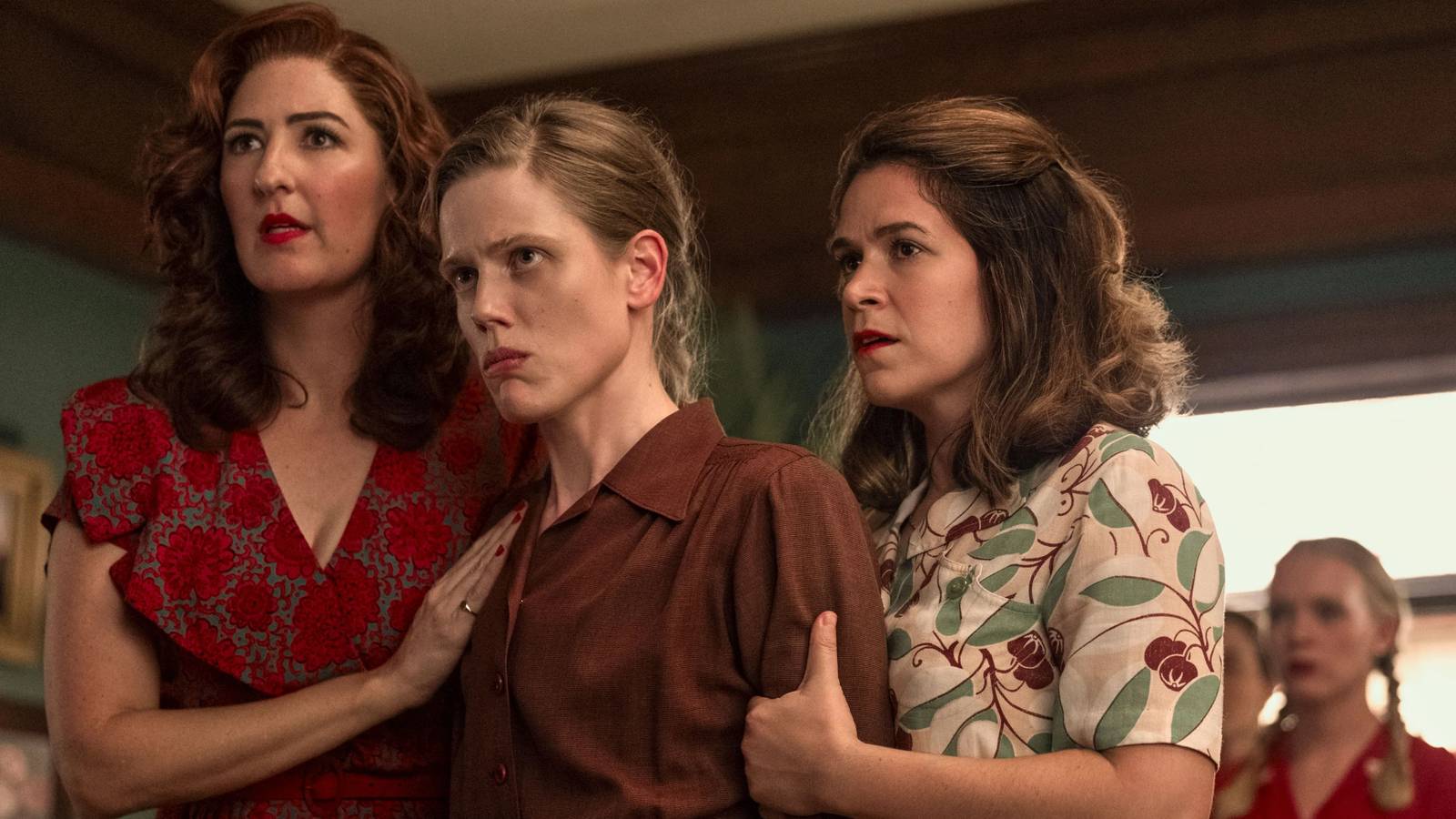 A League Of Their Own Star D'Arcy Carden On Shocking Cancellation 2 ...