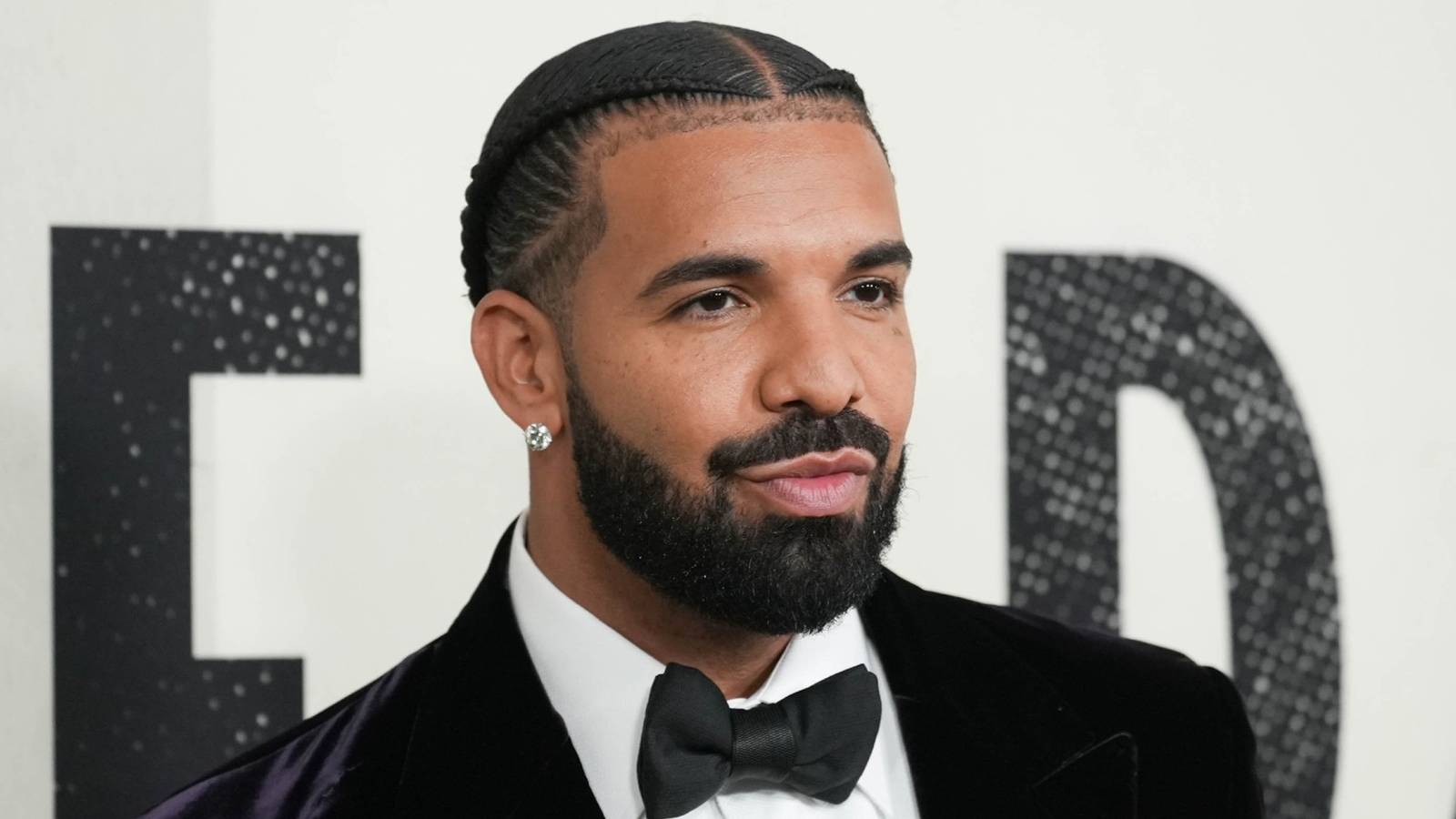 Drake Claps Back at Viral Streamer Kai Cenat Over His Iceman Stream ...