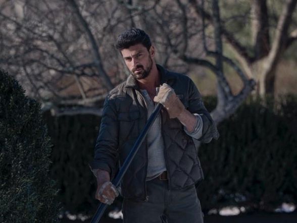 The Housemaid First Images Reveal Sydney Sweeney & Amanda Seyfried