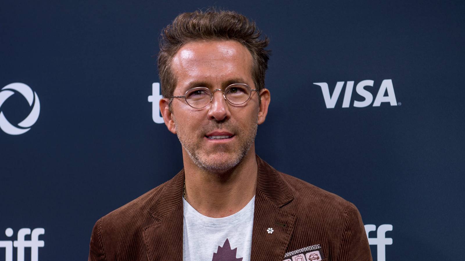 Ryan Reynolds' Phone Interrupts Denzel Washington's Emotional Scene in ...