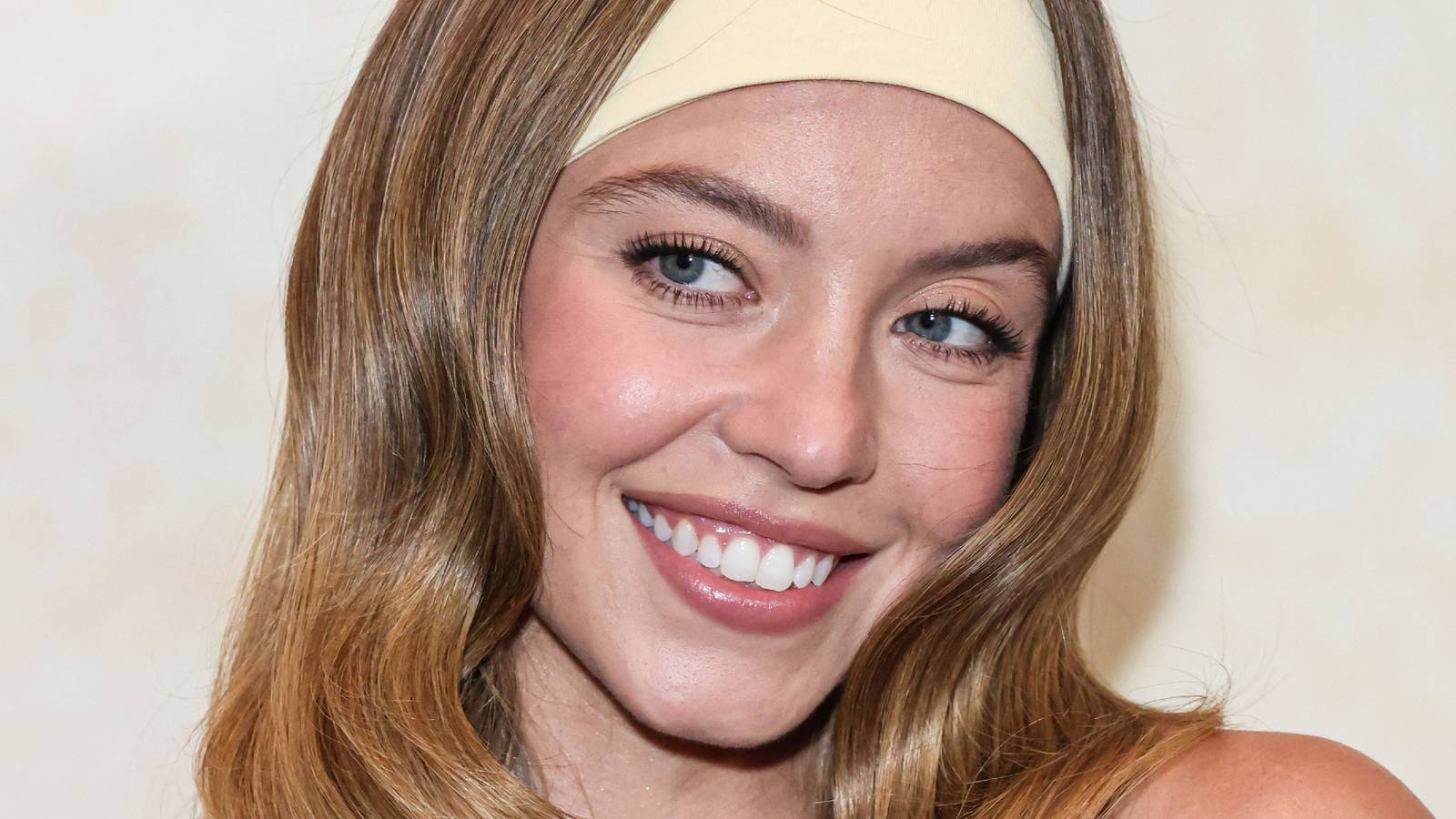 Sydney Sweeney Suits Up As DCU Wonder Woman In New DC Art