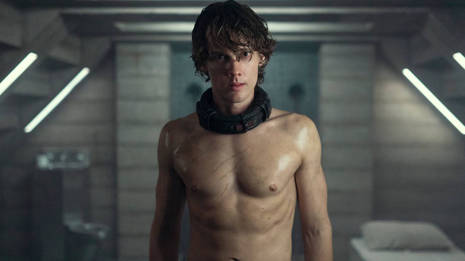 Wednesday Stars Address Isaac's Betrayal Of Tyler In Season 2 Finale