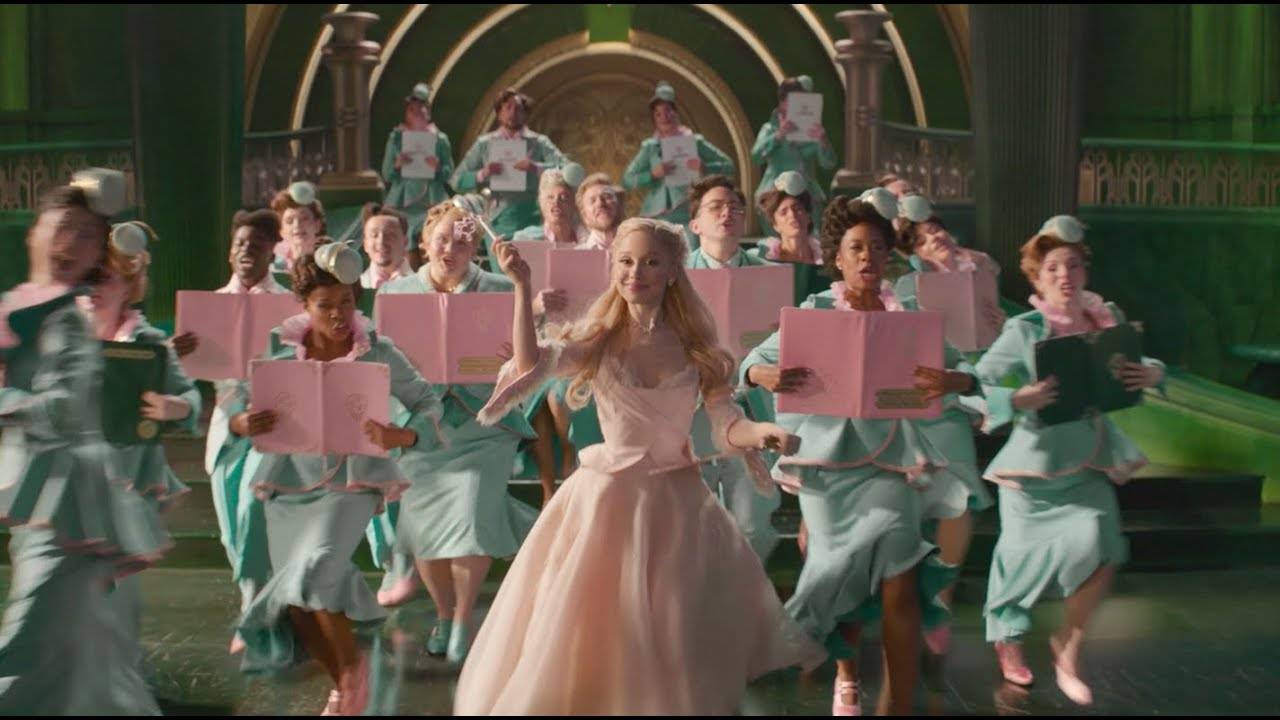 Ariana Grande and Jonathan Bailey Set for 'Wicked' Reunion — but There ...