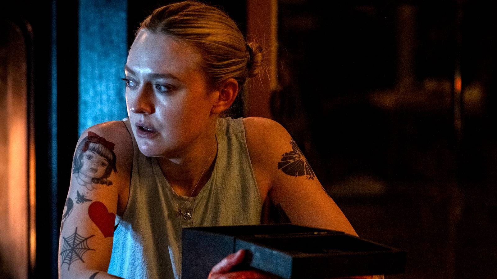 Vicious: Dakota Fanning & Director On Mysterious Box's True Nature