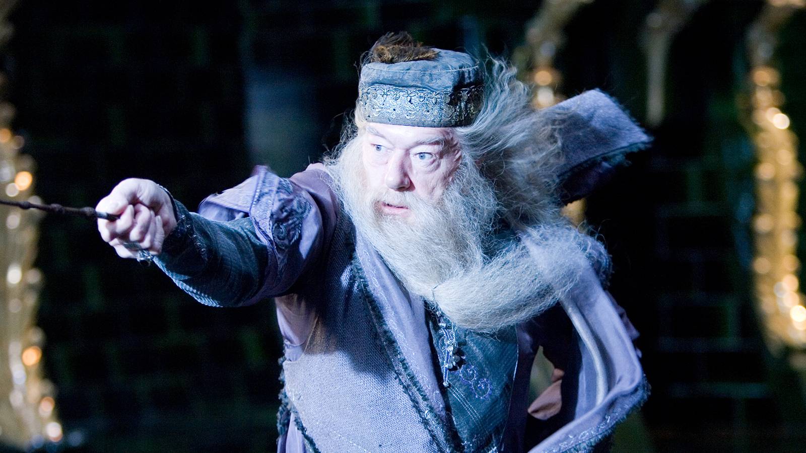 John Lithgow's Dumbledore In Full Costume Revealed In HBO Harry Potter ...