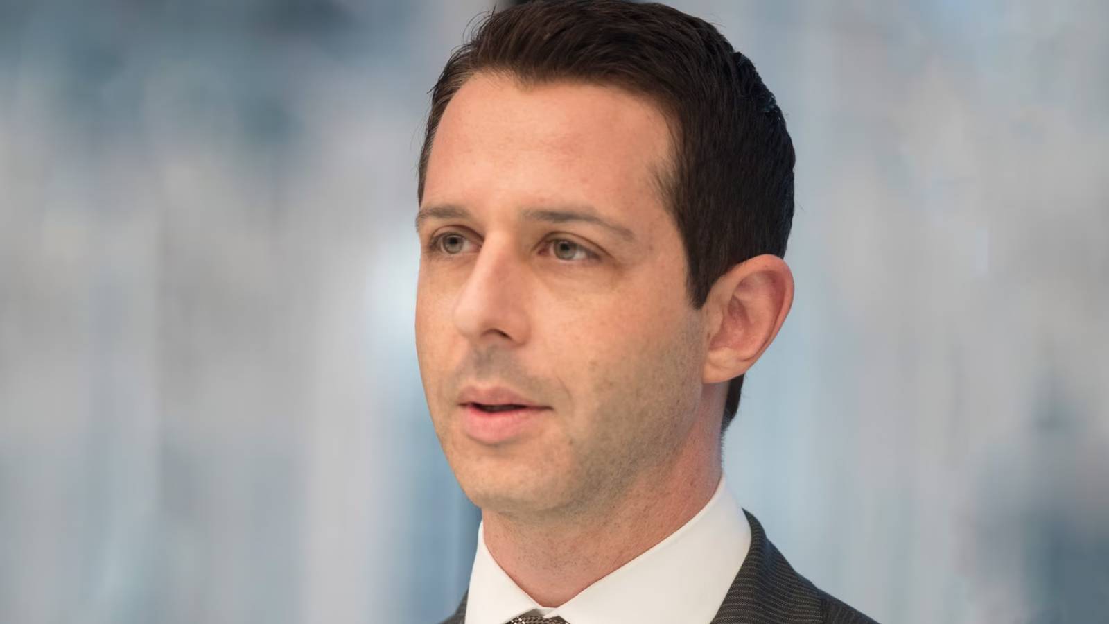 Jeremy Strong's Post-Succession TV Return: 9/12 On Paramount+