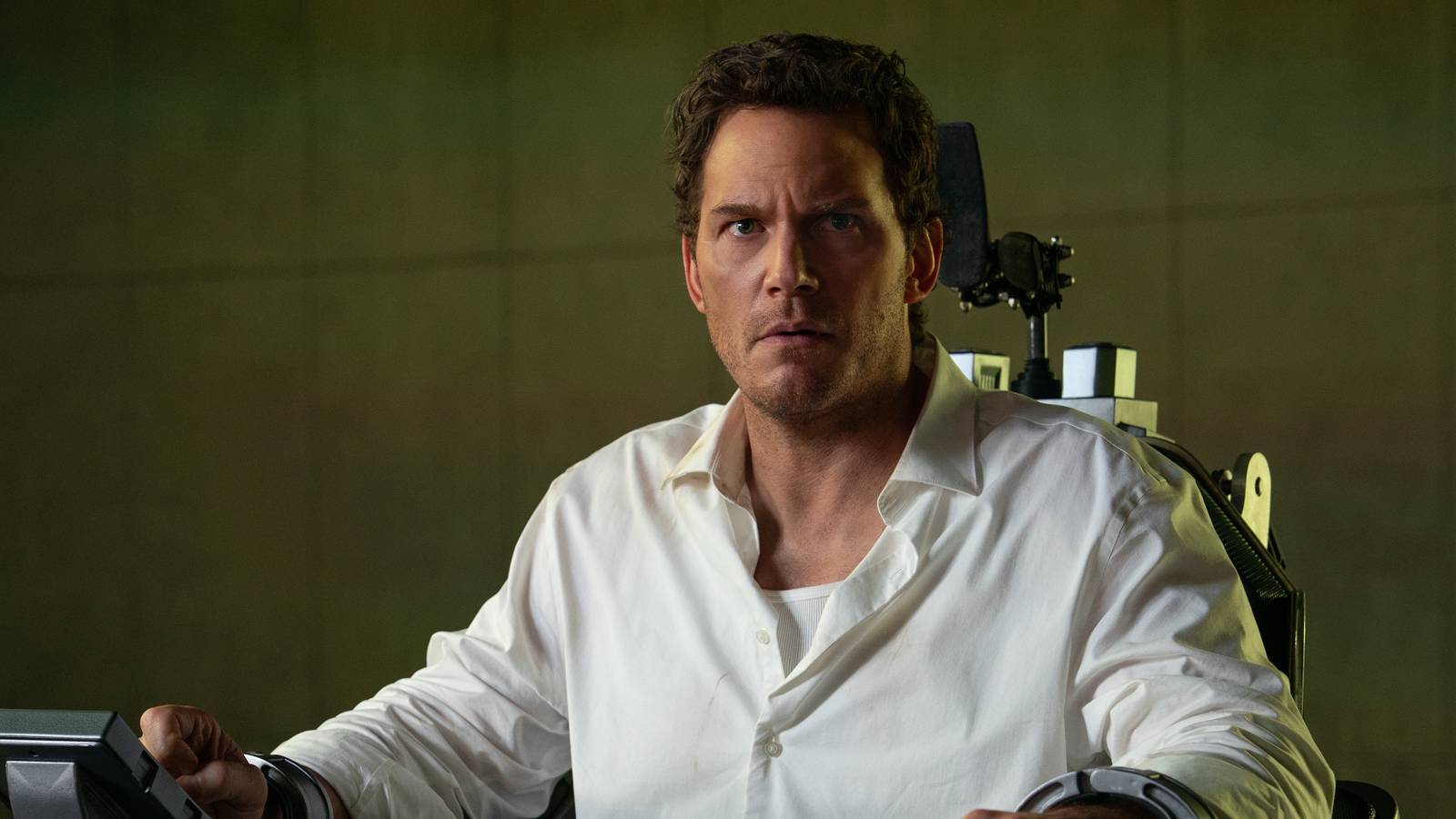 Mercy Image Reveals New Look At Chris Pratt In Amazon's Mind-Bending ...