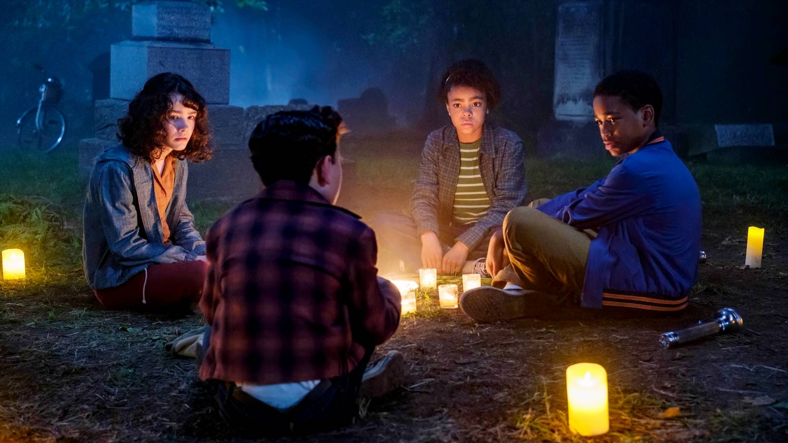 IT: Welcome To Derry Seasons 2 & 3's Most Important Story Change From ...