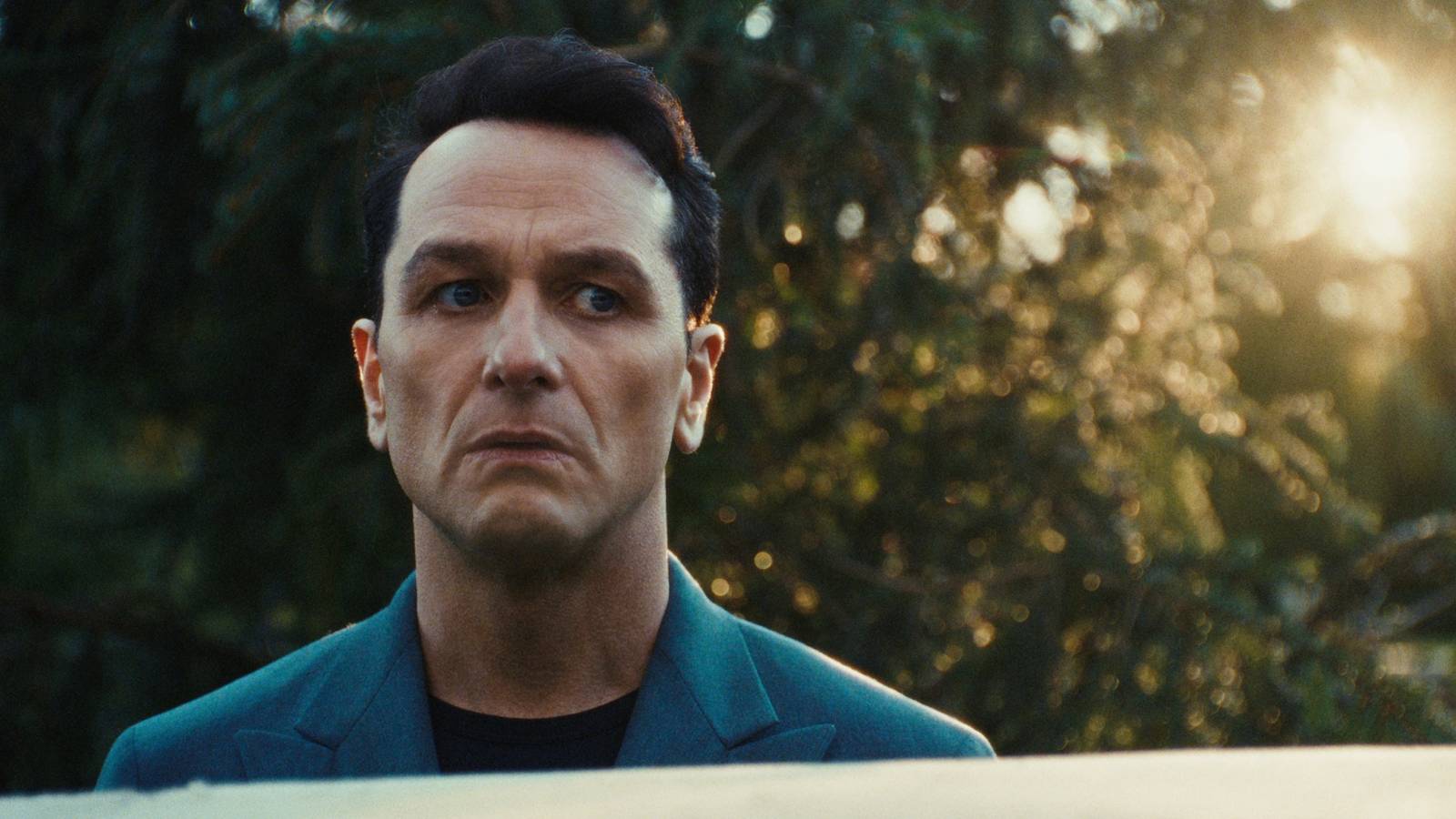 Where Does The Beast In Me Take Place? The Netflix Thriller's Filming ...