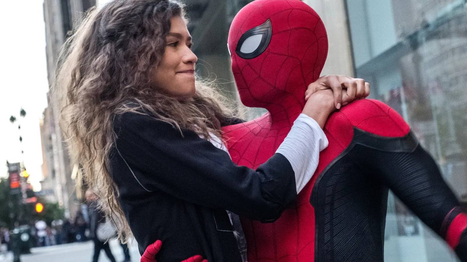 Spider-Man Introduces Peter Parker's New Alien Love Interest