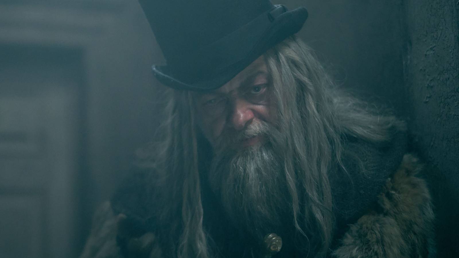 Guy Pearce's Outstanding Scrooge Performance in FX's A Christmas Carol