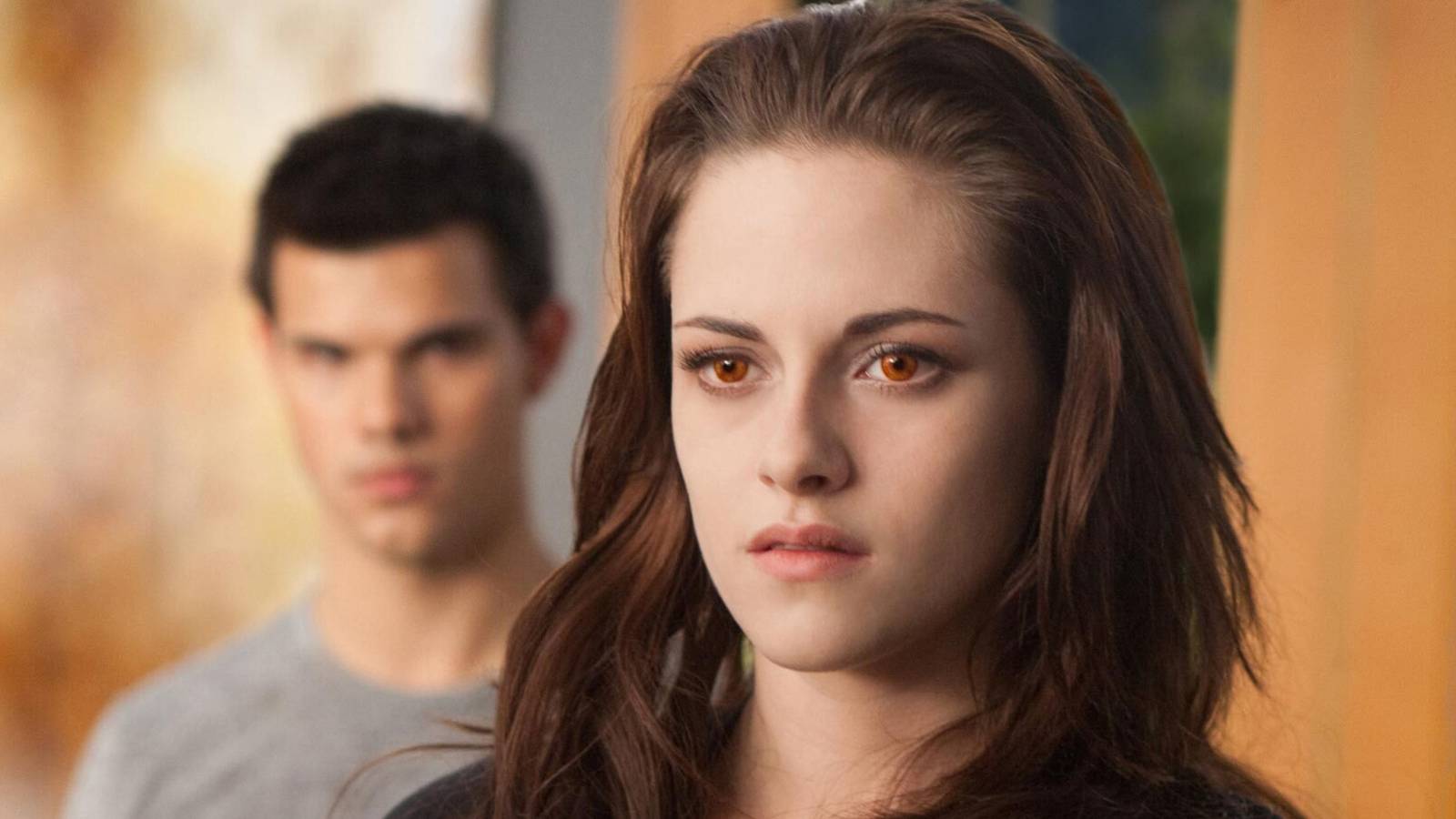 Why Kristen Stewart "Felt Bad For" Twilight Sequel Directors