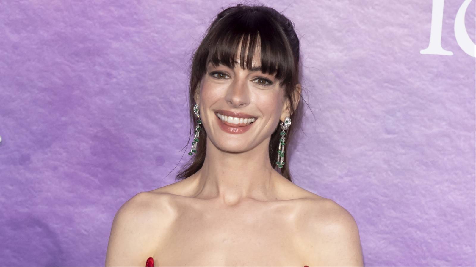 Anne Hathaway's Iconic 20-Year-Old Comedy Dominates Streaming At The ...