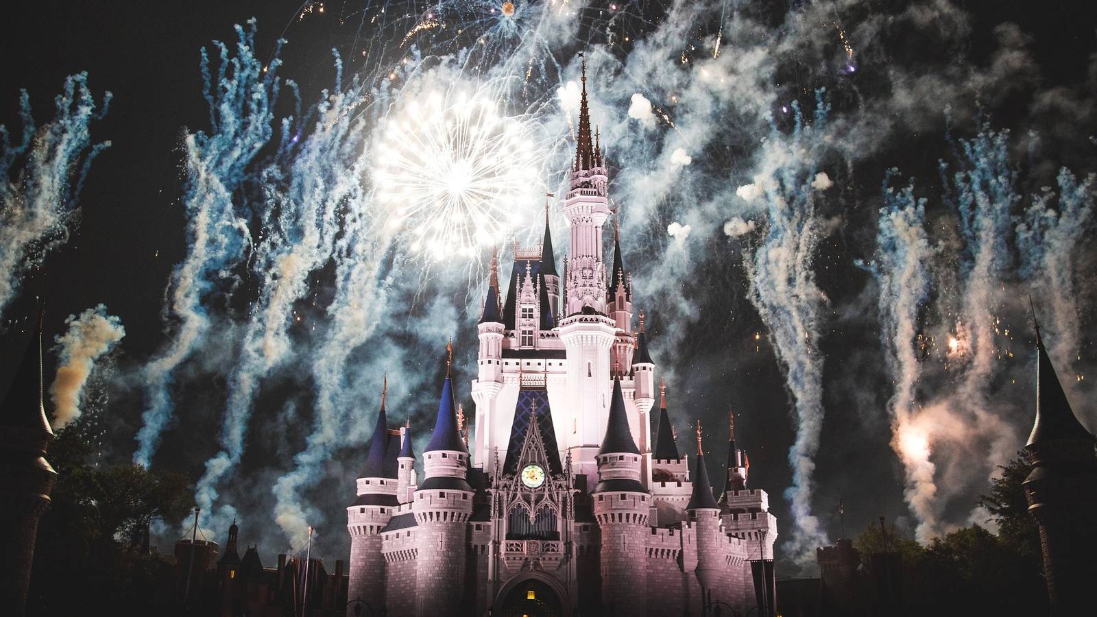 Californian Man Arrested for Threatening JD Vance with Disneyland Pipe ...