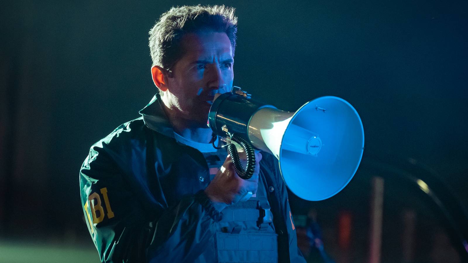 The Rip: Ben Affleck & Matt Damon's Thrilling Netflix Success