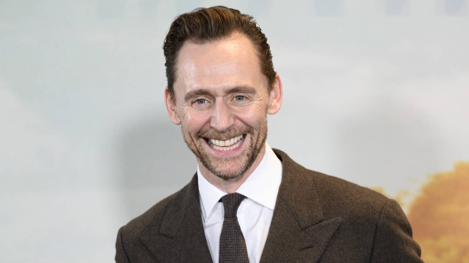 Tom Hiddleston's New Time-Travel Disney Excursion Investigates History ...