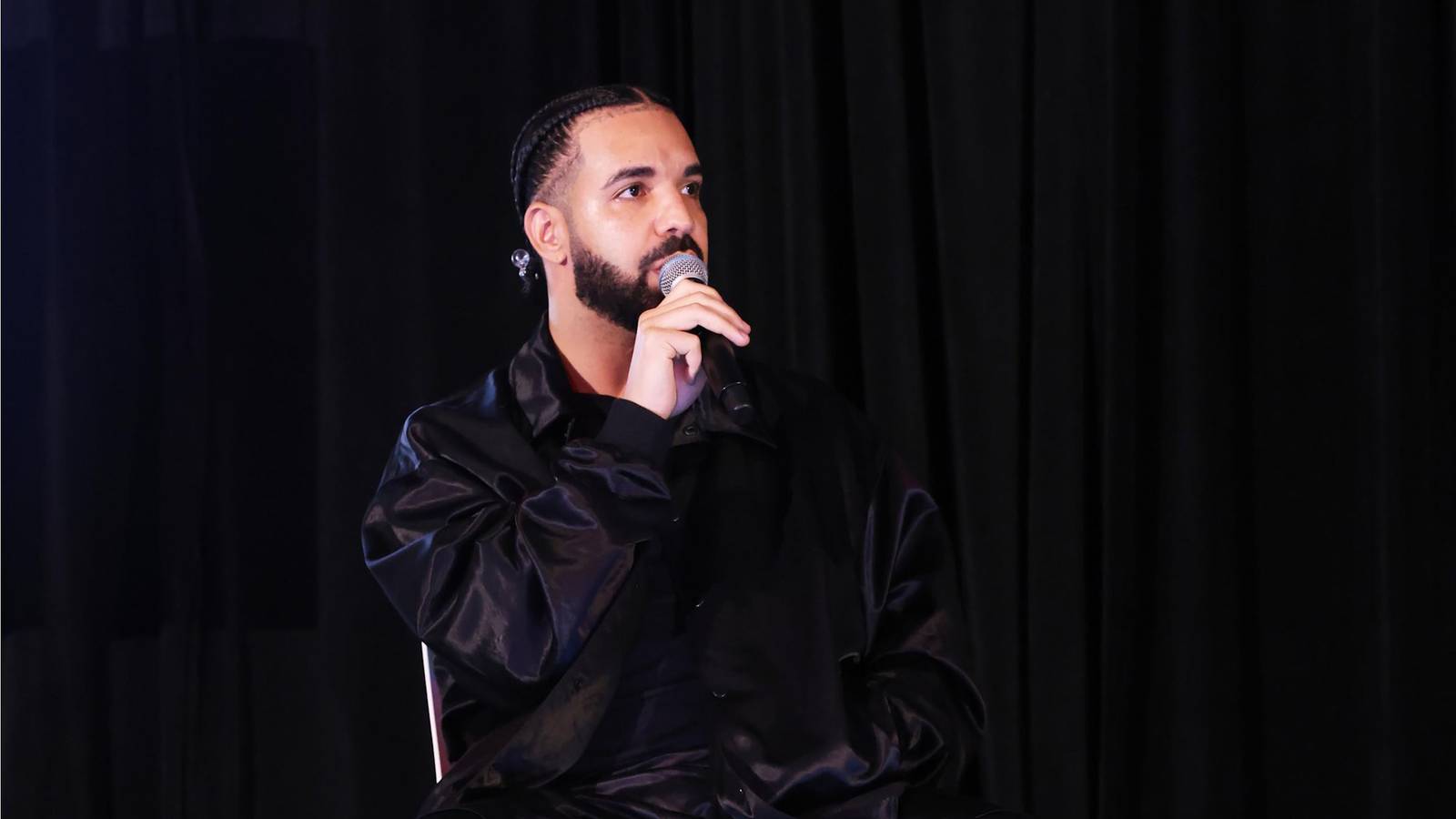 Drake Loses $1 Million After Super Bowl Bet As Fans Declare His 'Curse ...