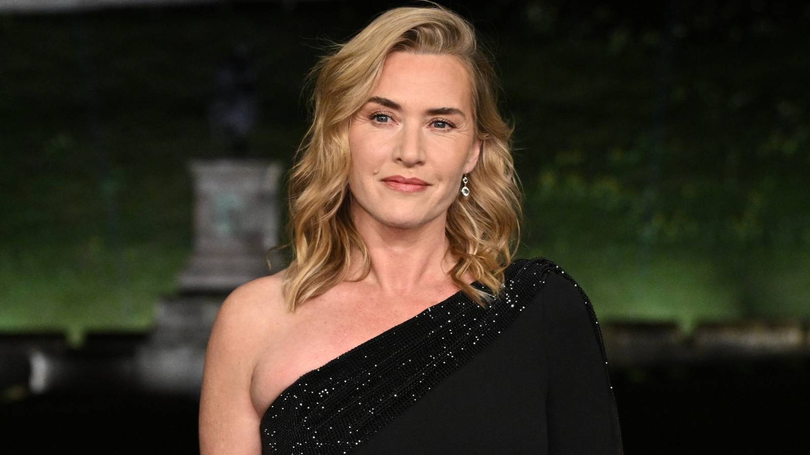 Kate Winslet Officially Starring In New Lord Of The Rings Movie With ...