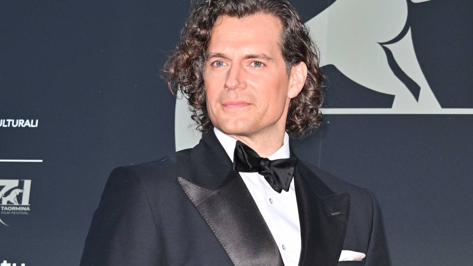 Henry Cavill's Sci-Fi Action Remake Is Officially Skipping Theaters For ...