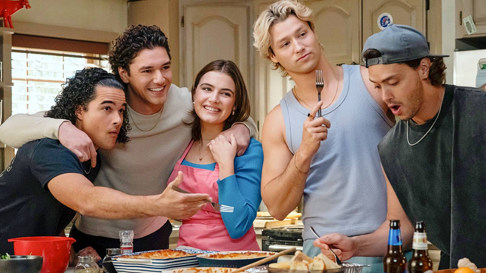 Off Campus Officially Losing A Main Character Member Ahead Of Season 2
