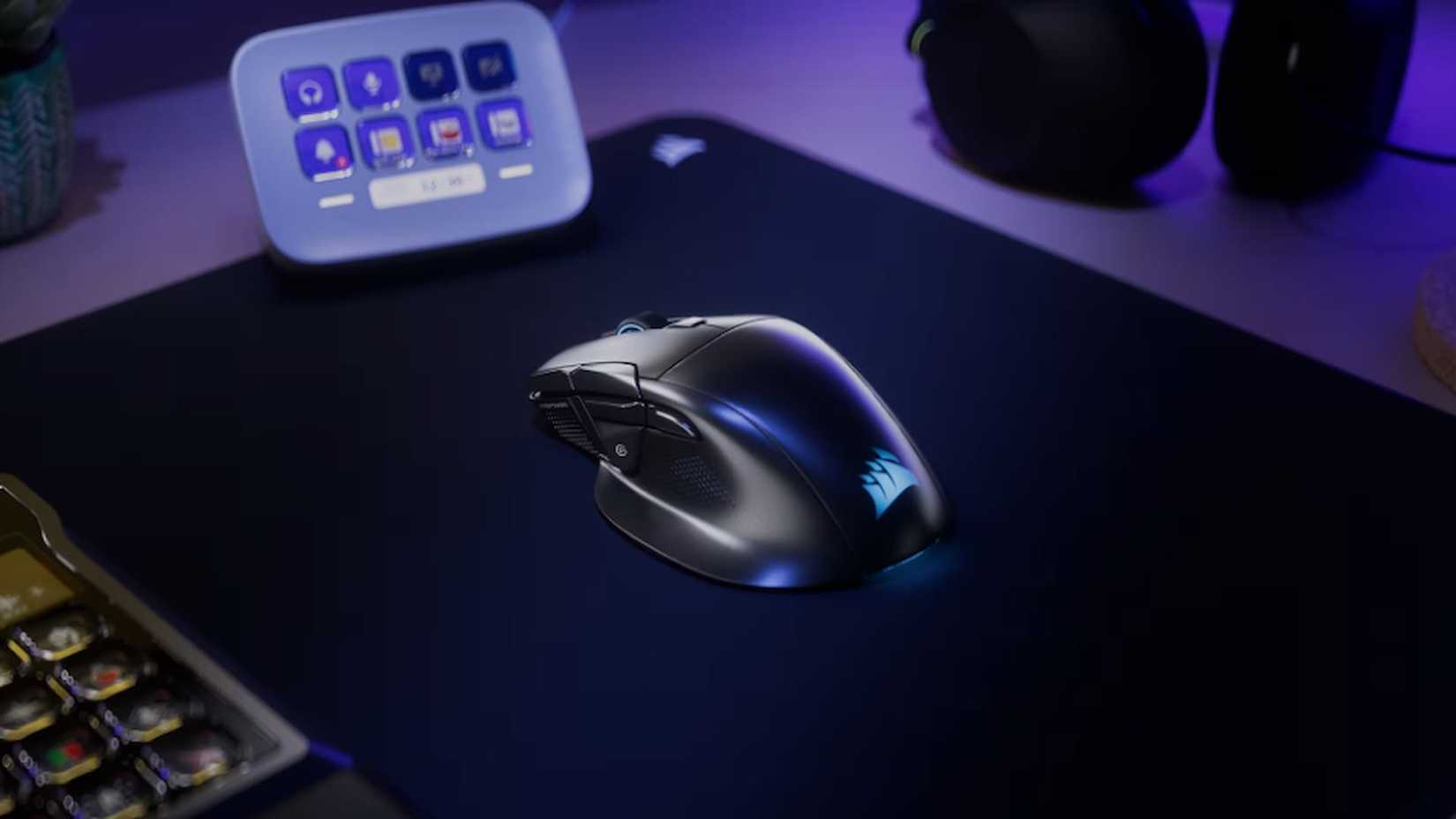 This $130 Gaming Mouse Puts Stream Deck Controls Right Under Your Thumb