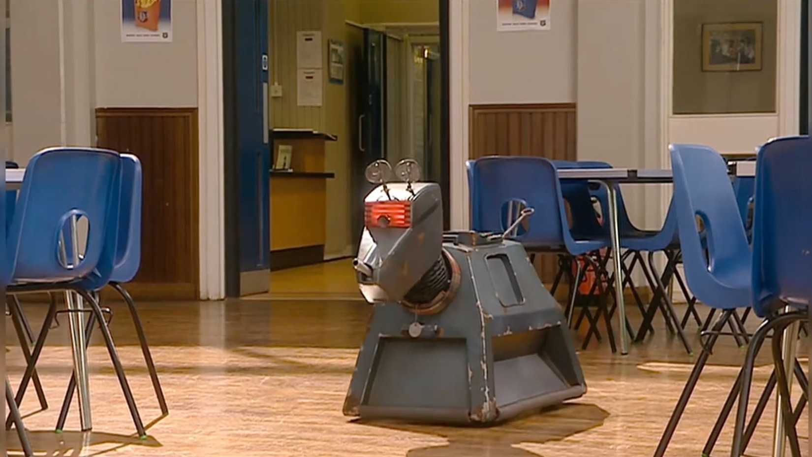 13 Best Robot Characters In TV History