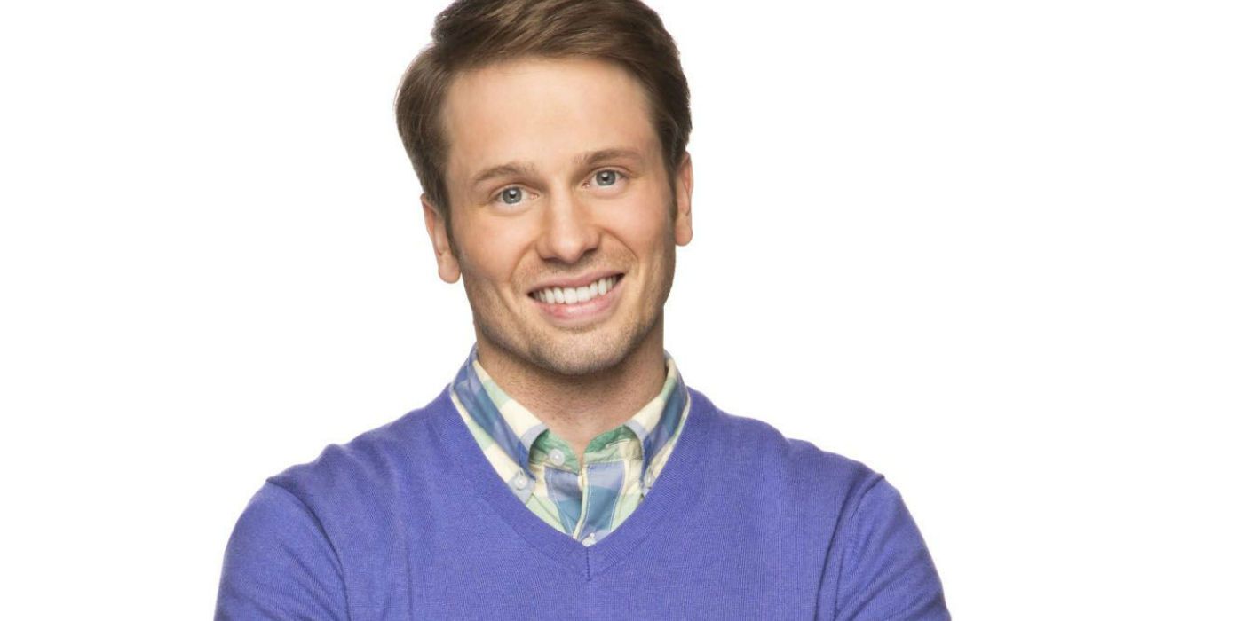 Arrow Season 5 Casts The McCarthys' Tyler Ritter | Screen Rant